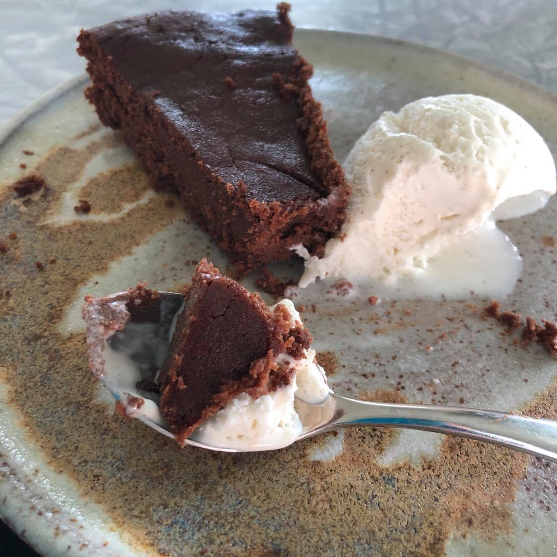 Gâteau au chocolat et crème de marrons (Chocolate and chestnut spread ...
