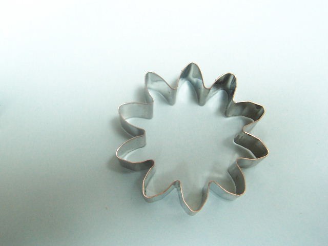 Daisy flower cutter 46mm - Kiwicakes